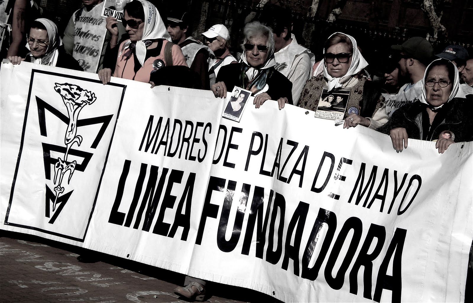 Las Madres de la Plaza de Mayo cumplen hoy 40 años | CALVARI