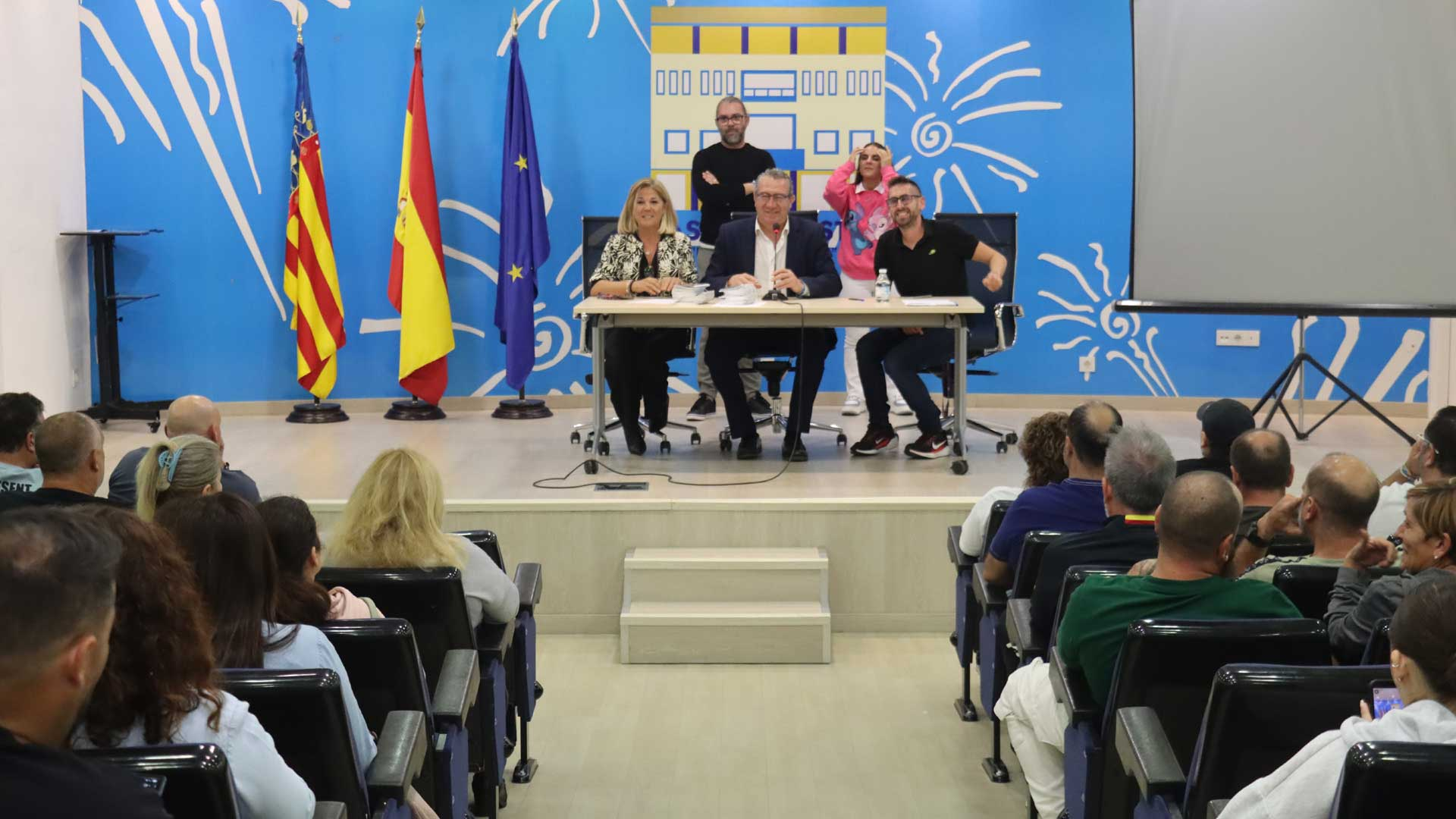 Benidorm impulsa la concienciación sobre el reciclaje con el reparto a ...